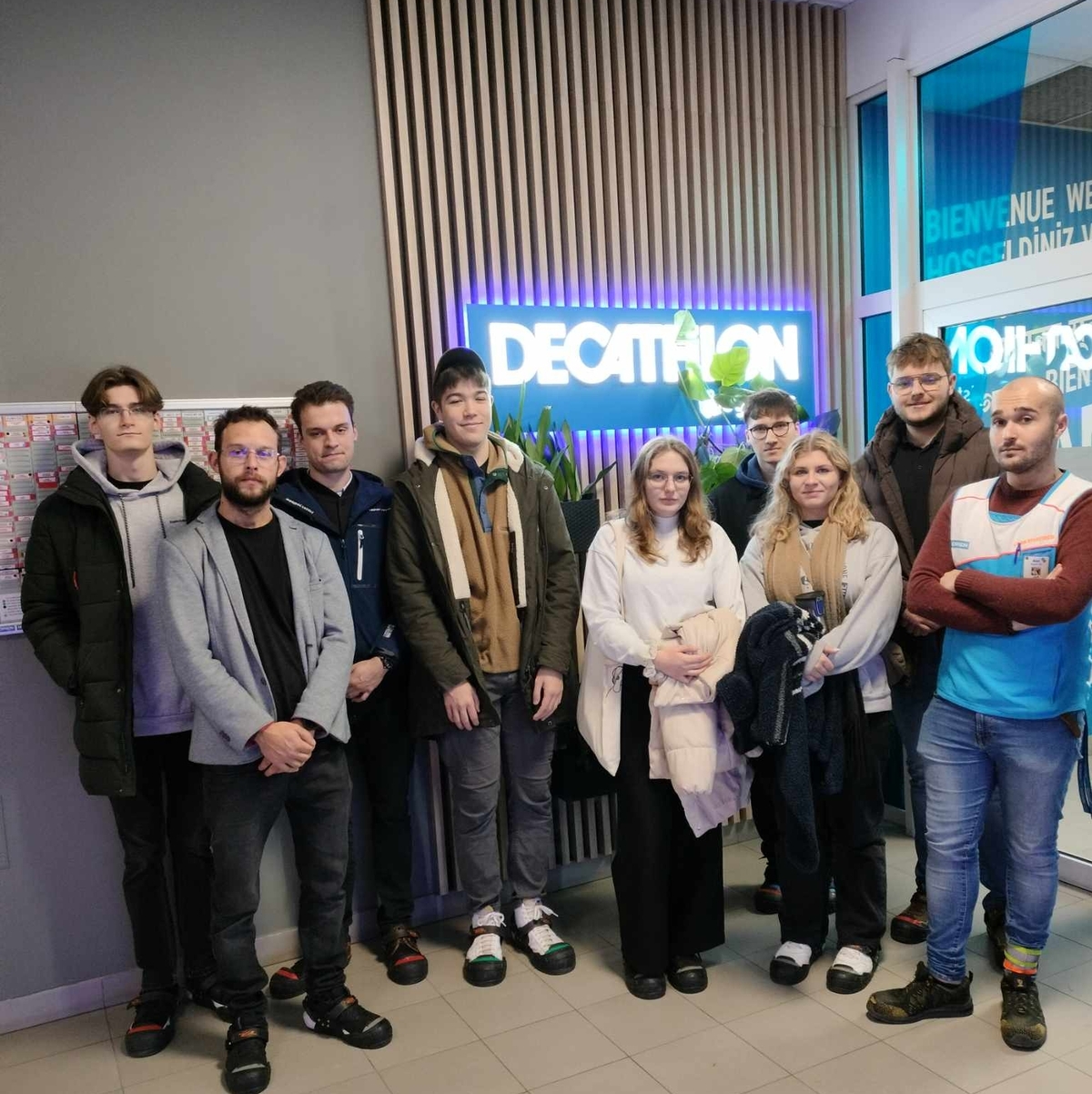 Studenci Logistyki z wizytą w Decathlon