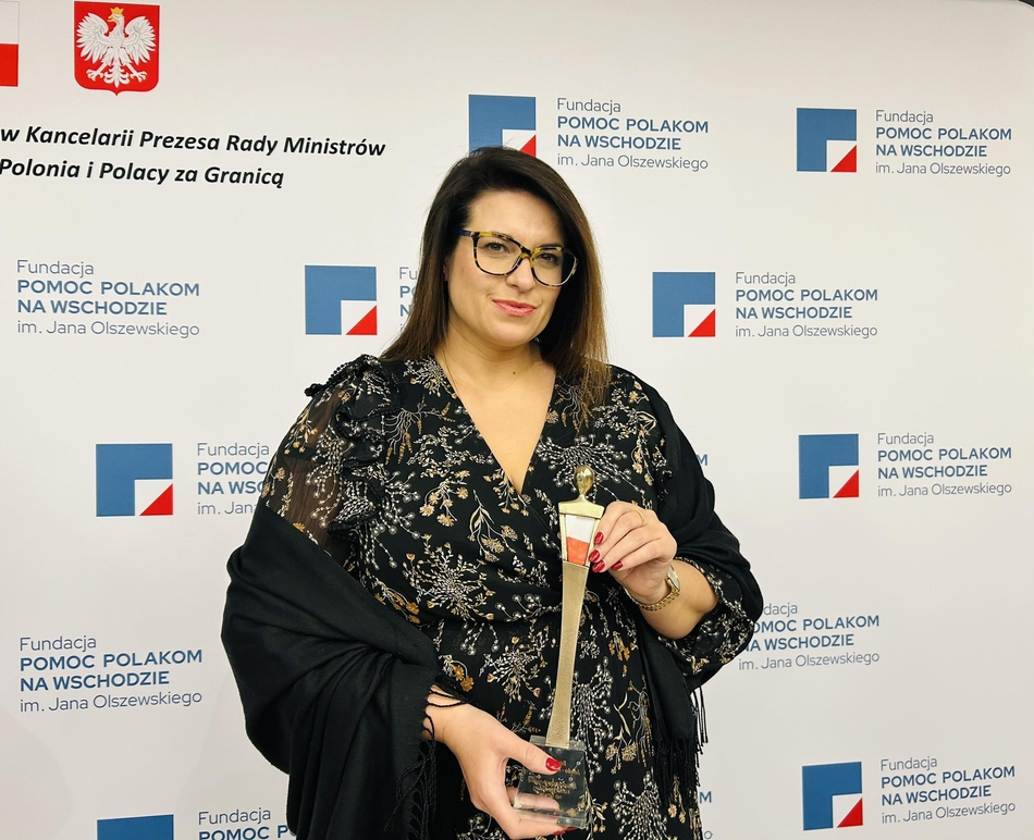 Dr Barbara Jundo-Kaliszewska odznaczona statuetką Fundacji Pomoc ...